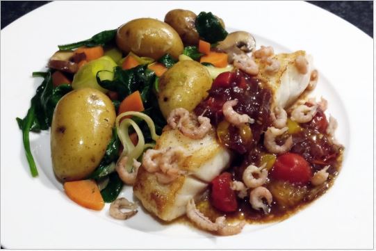 Filet de morue aux légumes vapeur, vinaigre balsamique et tomates ...